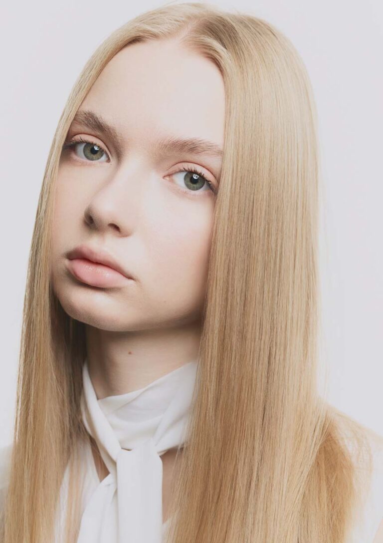 women – Cosmopolitan Model Agency